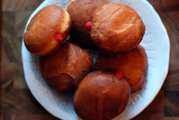 Nutmeg Donuts with Cranberry Curd Filling